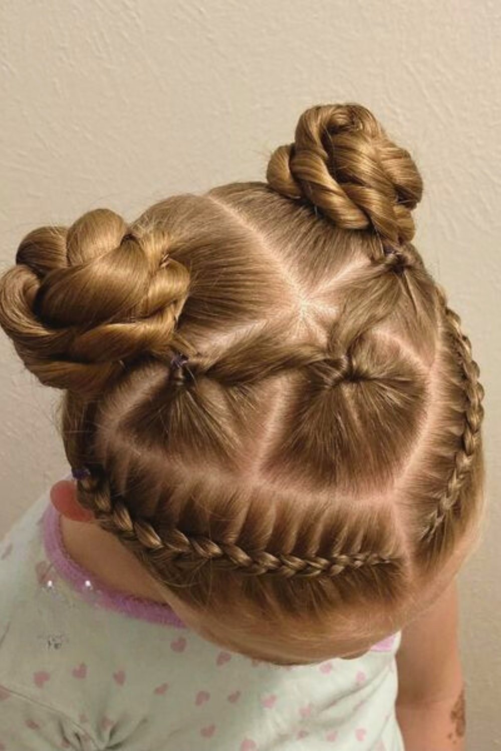 25 Space Bun Hairstyle Ideas for 2025 – Fashion Trend Hacks