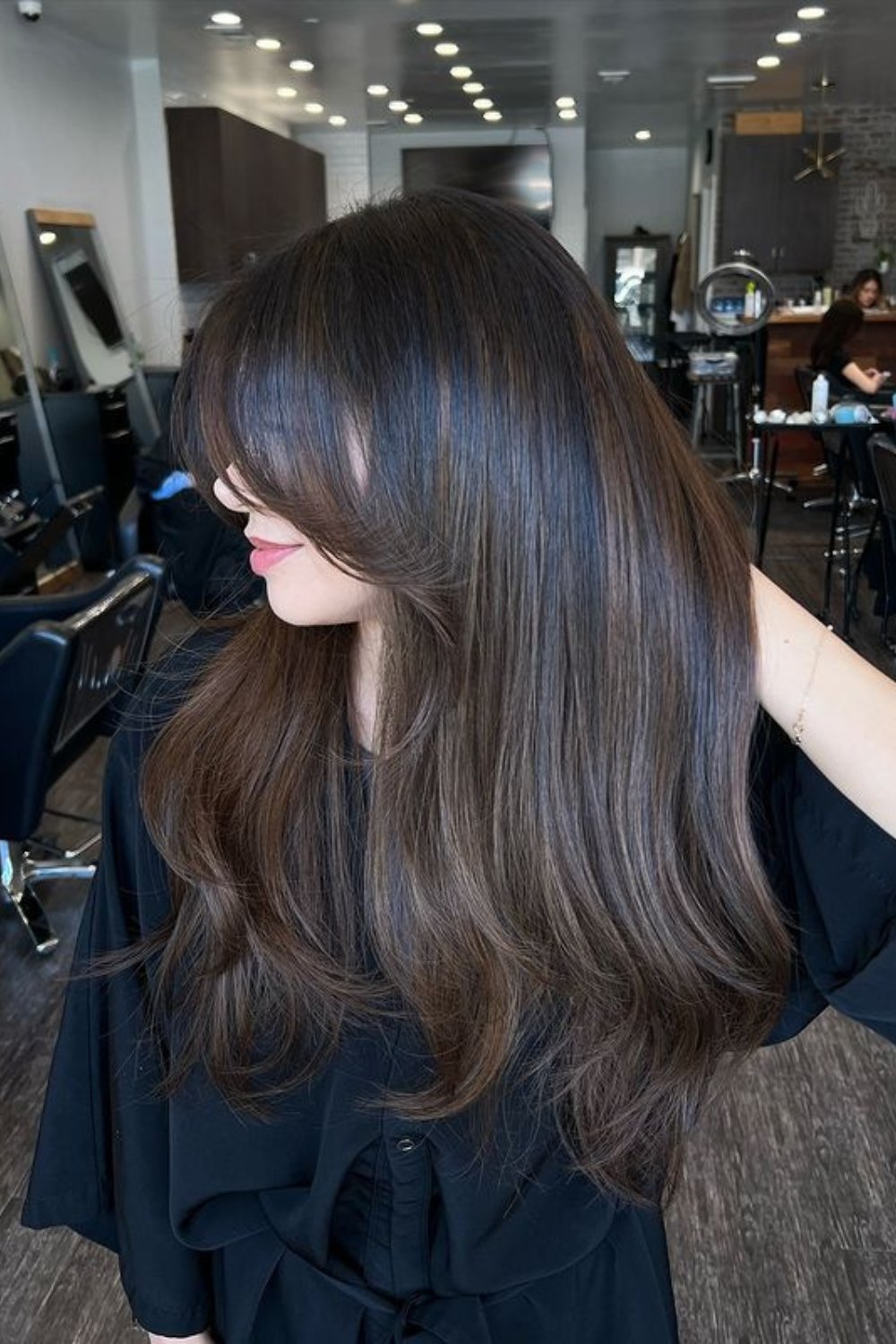 35 Dark Hair with Highlights for 2025 – Fashion Trend Hacks