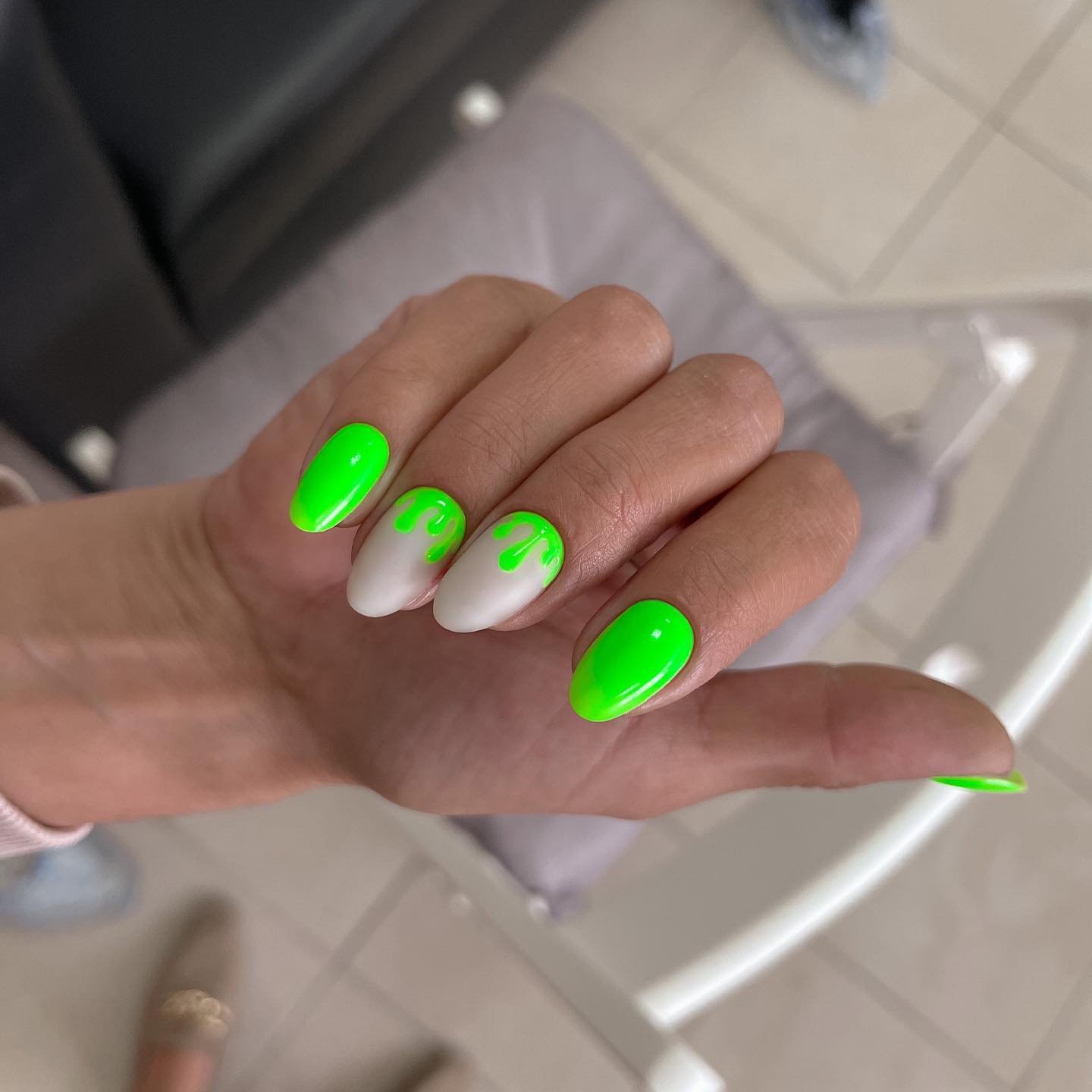 31 Neon Green Nail Designs to Rock in 2025 – Fashion Trend Hacks